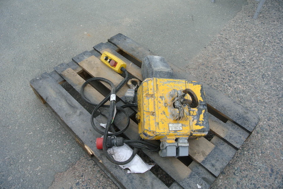 Klaravik Auktioner | Kedjespel / motordrivet