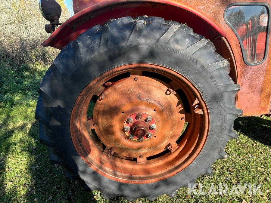 Traktor Volvo BM 600, Heby, Klaravik auktioner