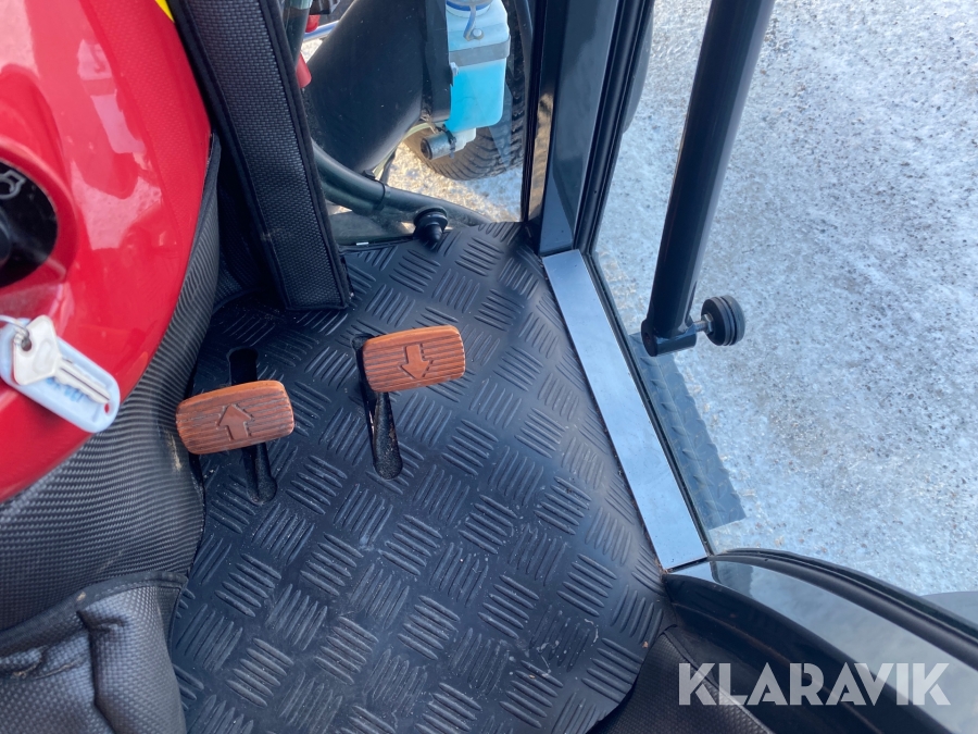 Traktor Shibaura ST450 med lastare 124 h