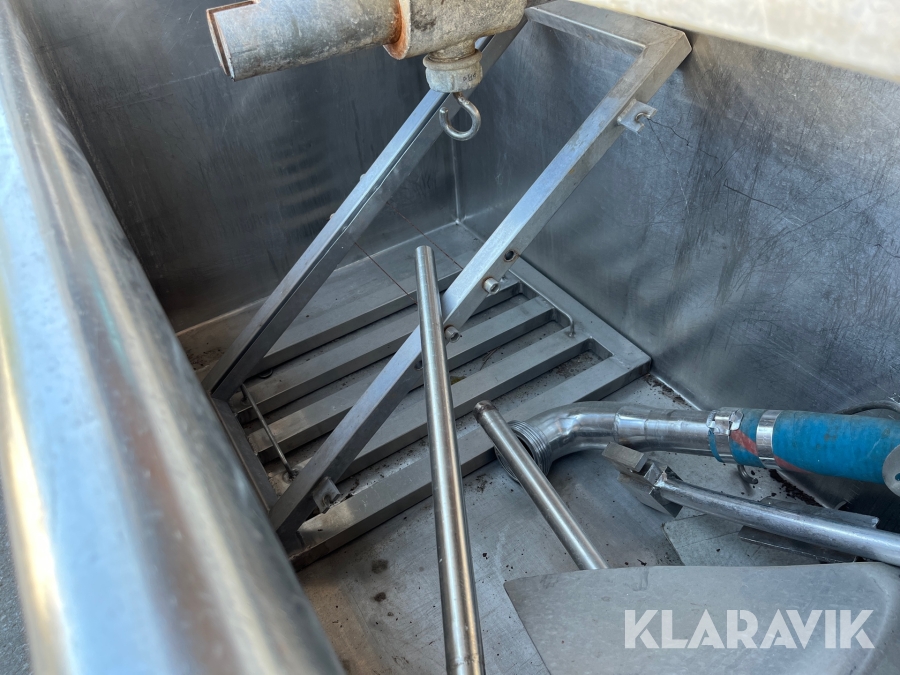 Rostfritt ostkar Roskilde med omrörare, ostpress mm, Gotland