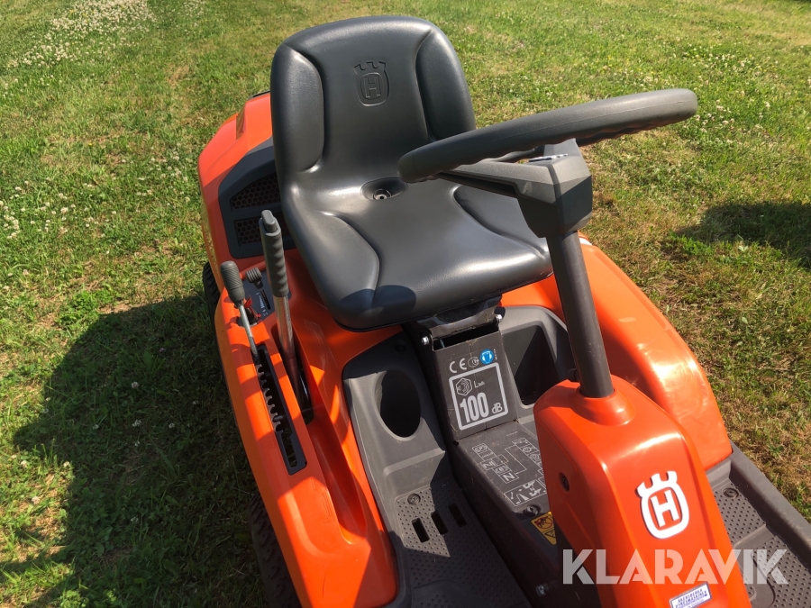 Klaravik Auktioner | Åkgräsklippare Husqvarna R213C