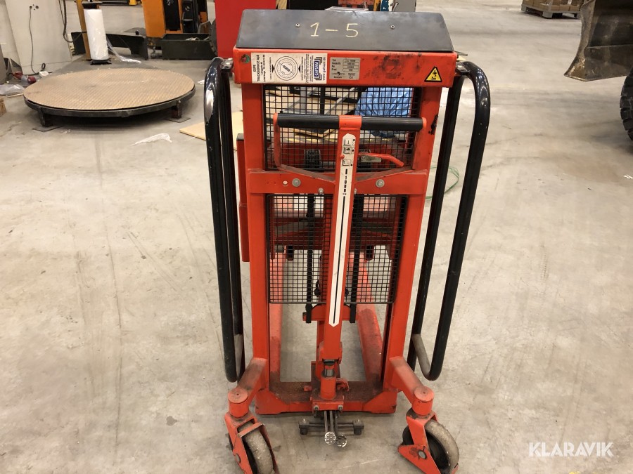 Klaravik Auktioner | Höglyftande pallyft