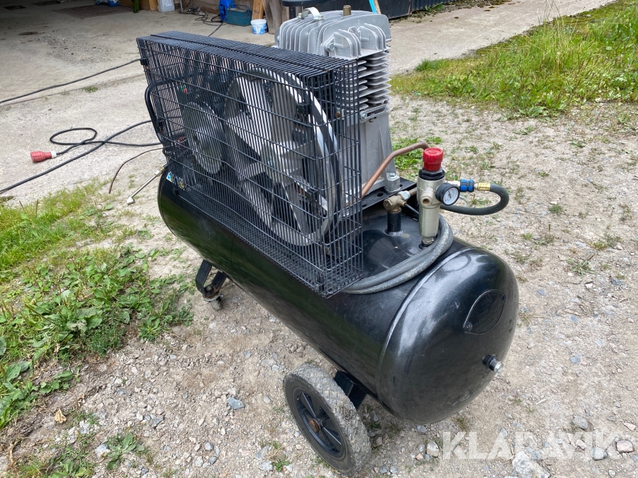 Klaravik Auktioner | Kompressor Nuair NB5,5,5CT/200 5,5hk