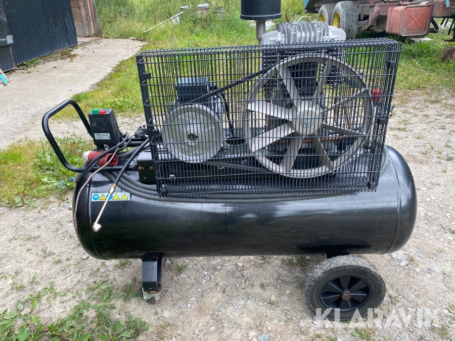 Klaravik Auktioner | Kompressor Nuair NB5,5,5CT/200 5,5hk