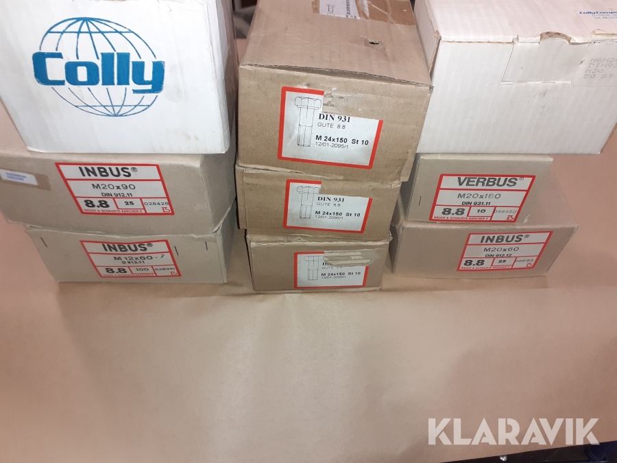 Klaravik Auktioner | Skruv och mutter i olika dimensioner