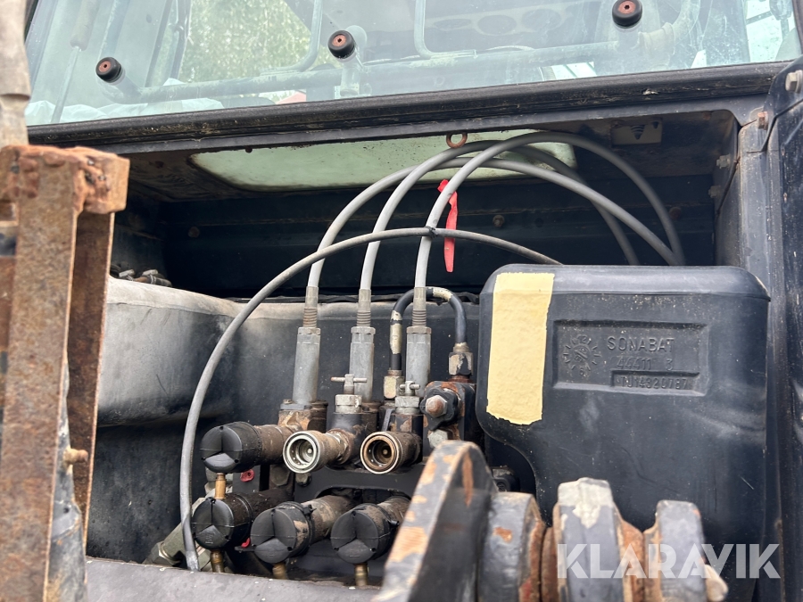 Traktor Valmet 8600, Lidköping, Klaravik auktioner