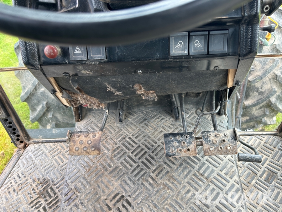 Traktor Valmet 8600, Lidköping, Klaravik auktioner