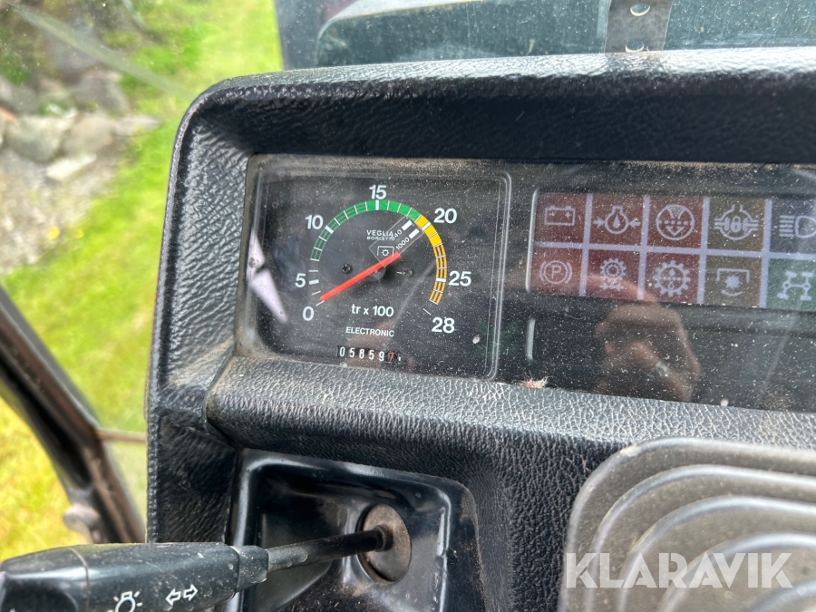 Traktor Valmet 8600, Lidköping, Klaravik auktioner