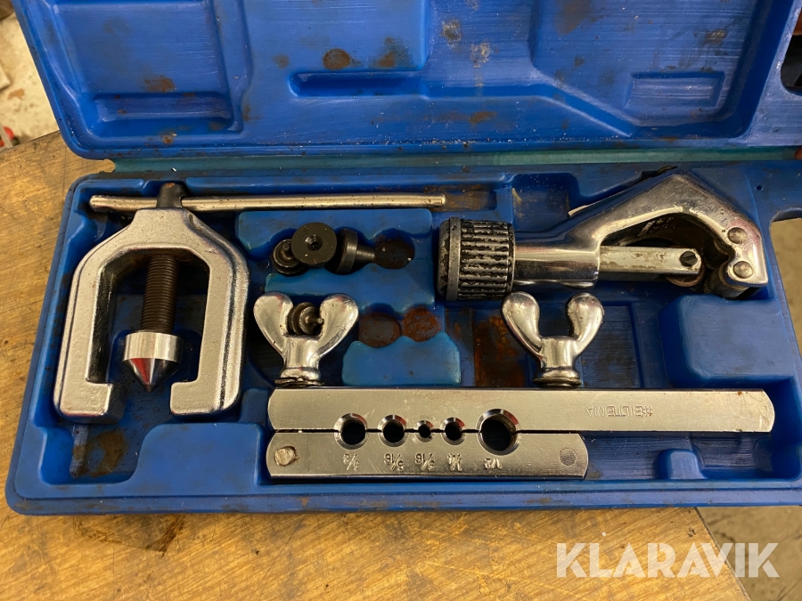 Klaravik Auktioner | Batteritestare & Bromsrörsverktyg