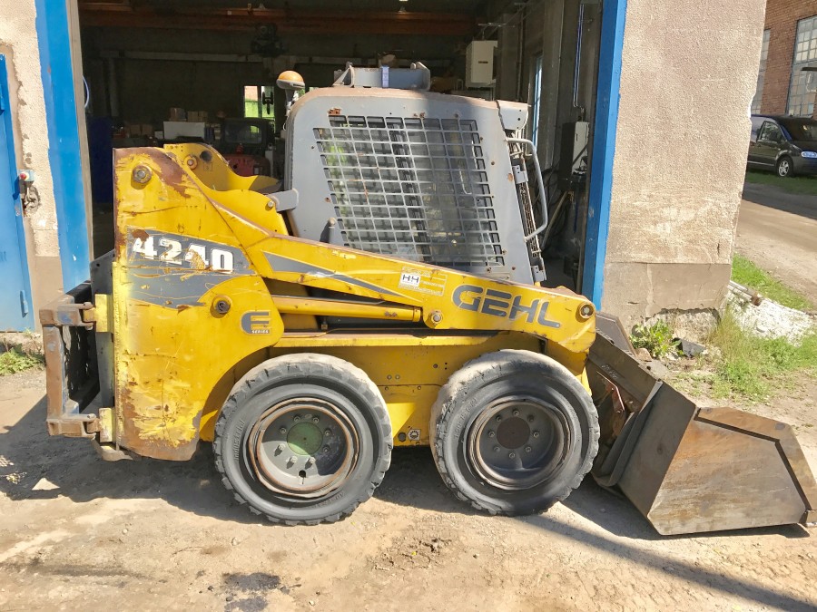 Klaravik Auktioner | GEHL 4240