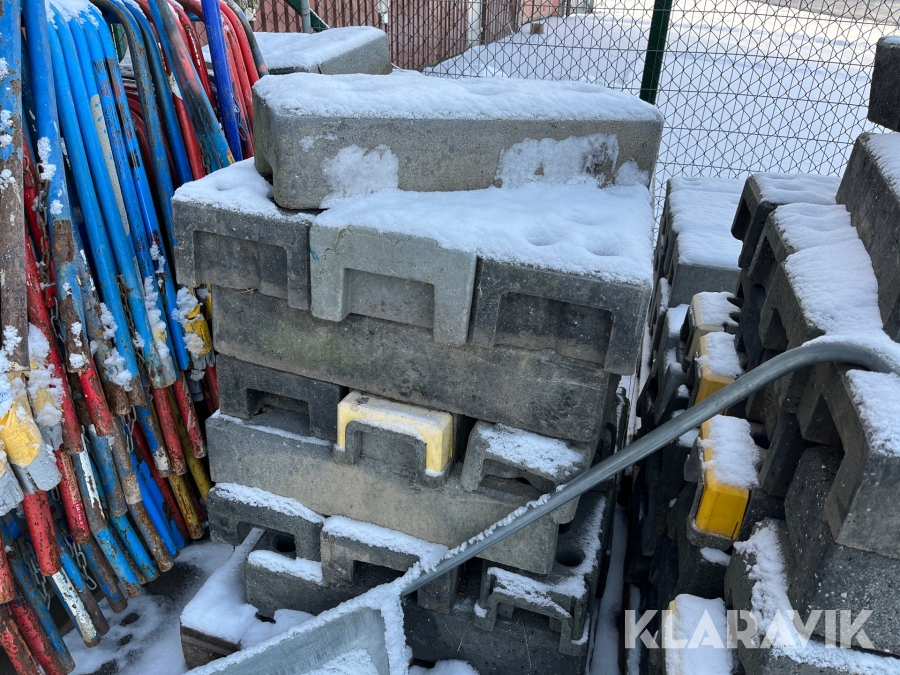 Fundament till byggstängsel ca 150 st, Huddinge, Klaravik au