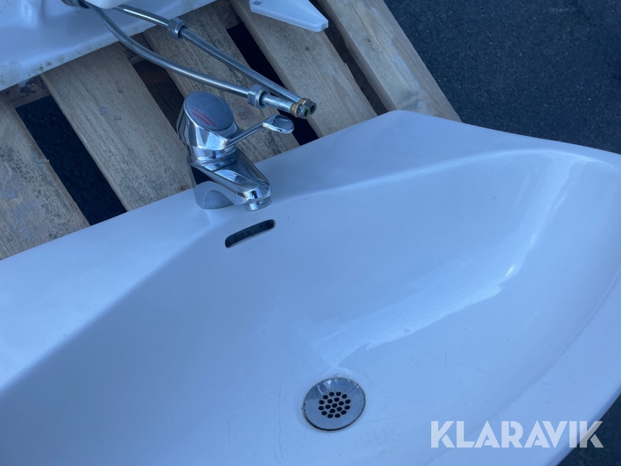 Handfat med blandare 3 st, Mölndal, Klaravik auktioner