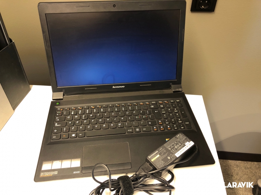 Klaravik Auktioner | Laptop Lenovo B5400 med laddare