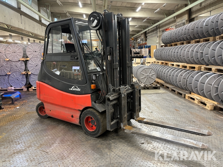 Motviktstruck Linde E30 S, Sandviken, Klaravik auktioner