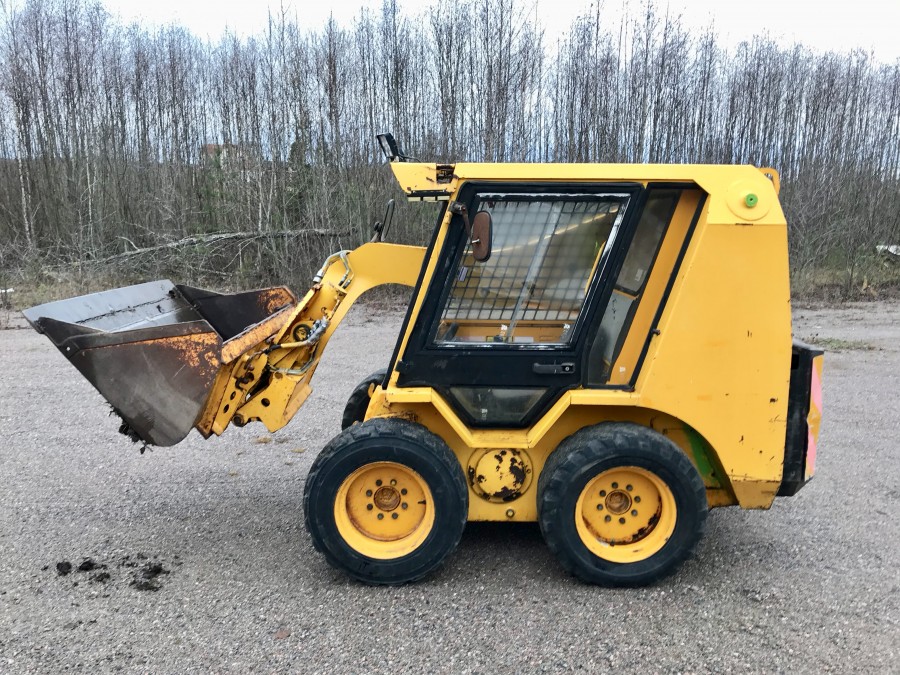 Redskapsbärare JCB / Med redskap