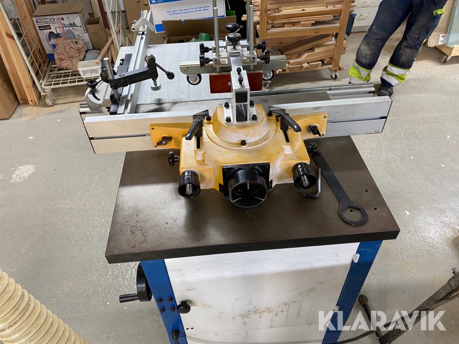 Vertikalfräs Vf100, Gotland, Klaravik auktioner
