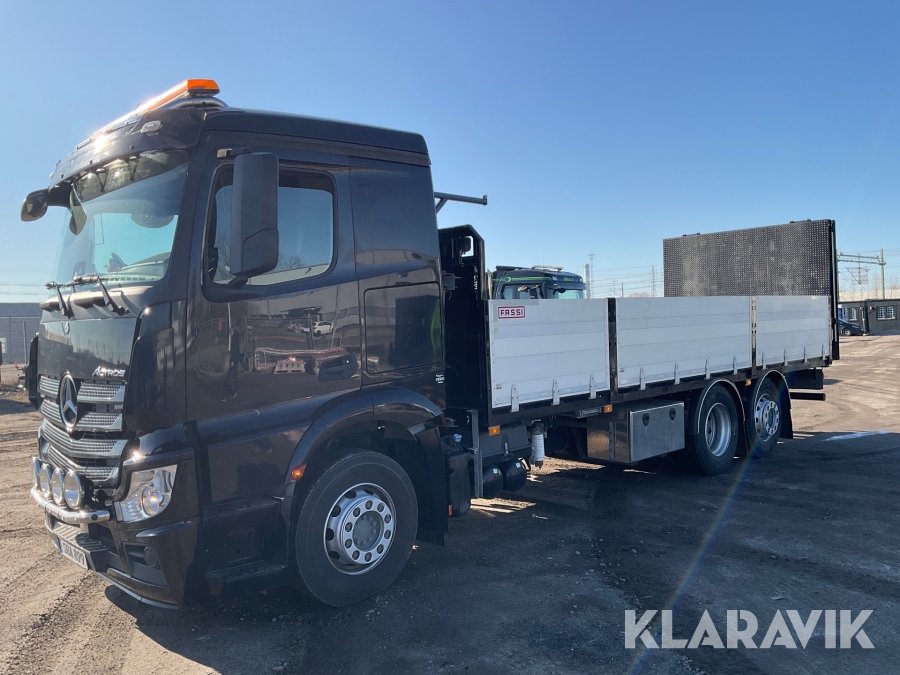 Flakbil Mercedes Actros 2532, Malmö, Klaravik auktioner