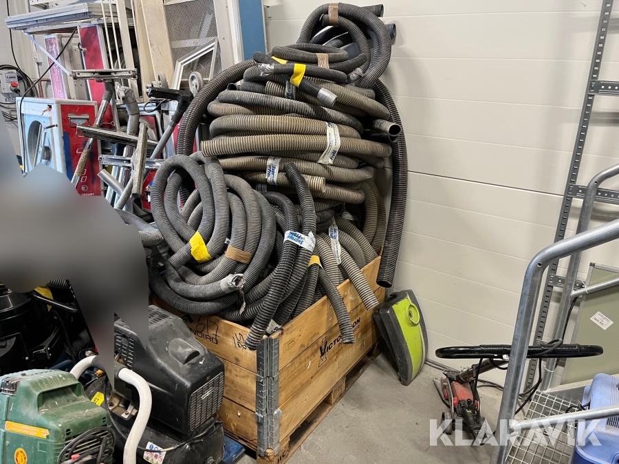 Pall med slangar, Stockholm, Klaravik auktioner