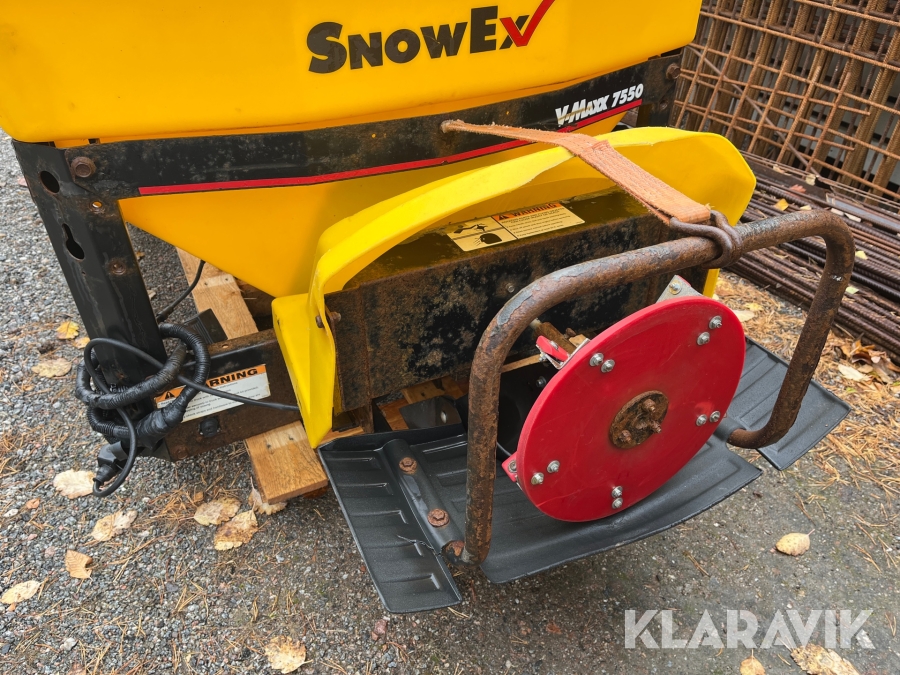 Sandspridare Snowex V-Maxx 7550, Vallentuna, Klaravik auktio
