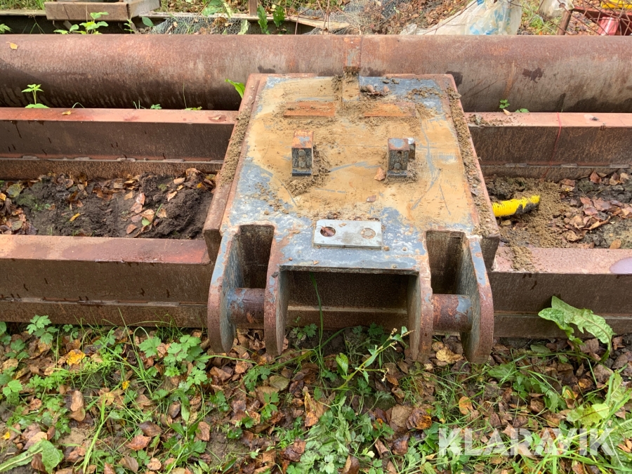 Kraftig balk med rulle, Ljungby, Klaravik auktioner
