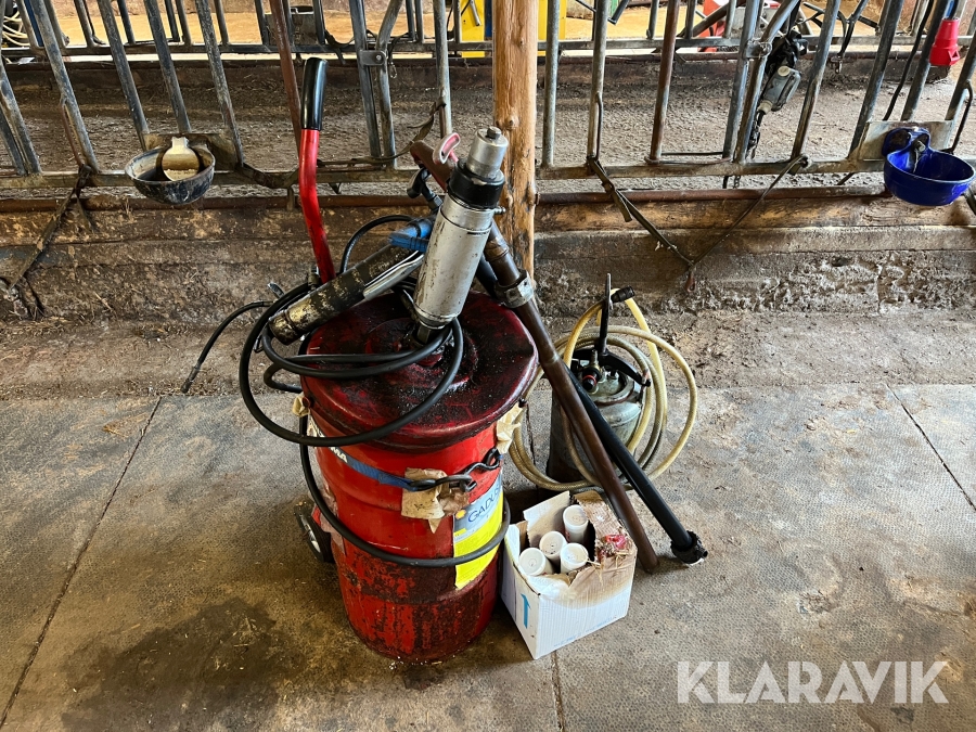 Fettspruta med fett och smörjfettpatroner, Tidaholm, Klaravi