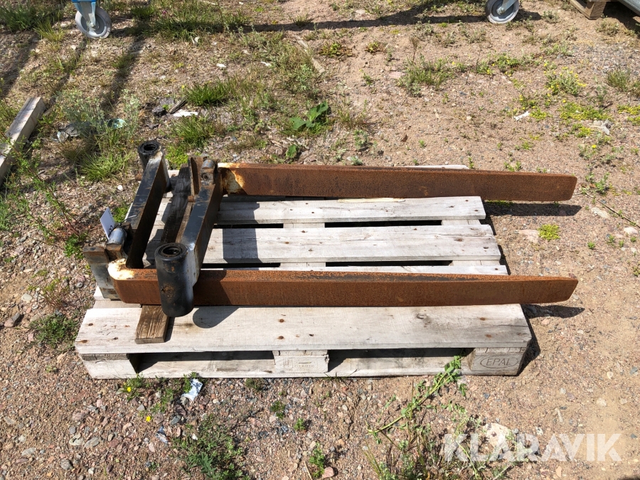 Klaravik Auktioner | Lösa gafflar till truck