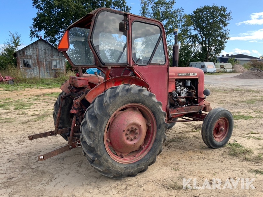 Veterantraktor Nuffield 342, Mörbylånga, Klaravik auktioner