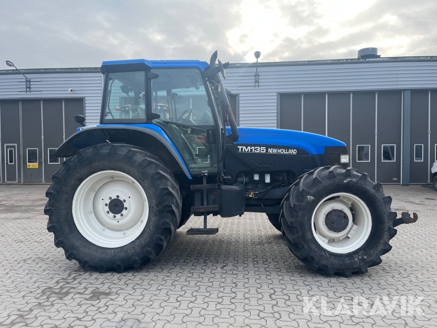 Traktor New Holland TM135, Vara, Klaravik auktioner
