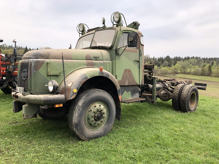 Klaravik Auktioner | Volvo N86 4x4T med kran & Vinsch -69