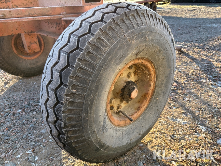 Timmervagn, Kumla, Klaravik auktioner