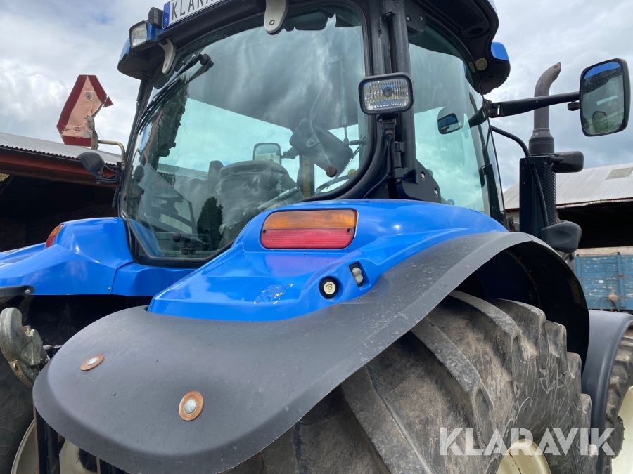 Traktor New Holland TS135A, Gotland, Klaravik auktioner