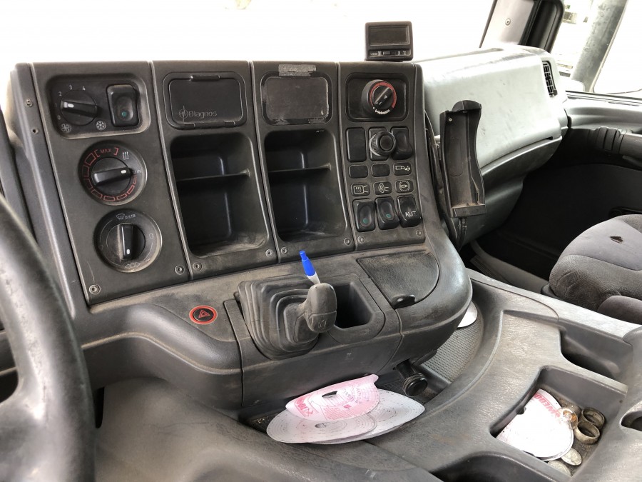 Klaravik Auktioner | Maskintransport - SCANIA P94DB4X2NA220