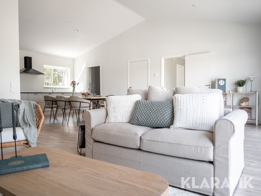 Stomme till hus, Uppsala, Klaravik auktioner