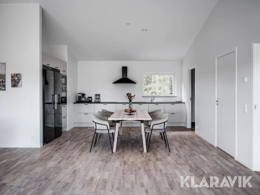 Stomme till hus, Uppsala, Klaravik auktioner