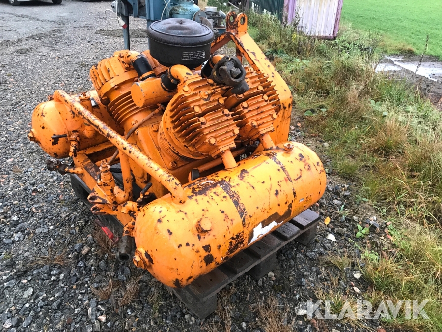 Klaravik Auktioner | Traktordriven kompressor Koberg 14B