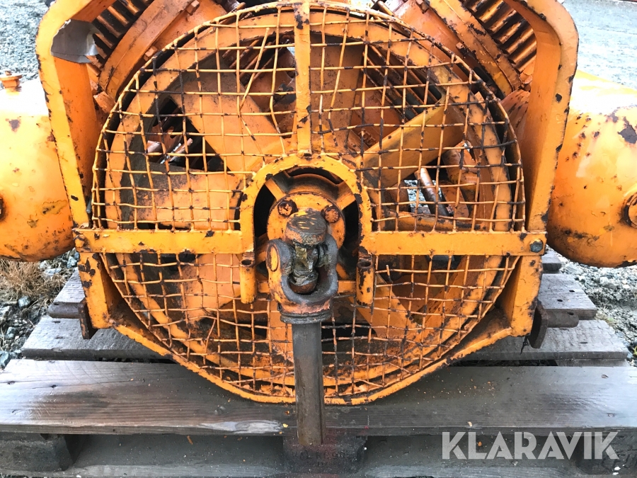 Klaravik Auktioner | Traktordriven kompressor Koberg 14B
