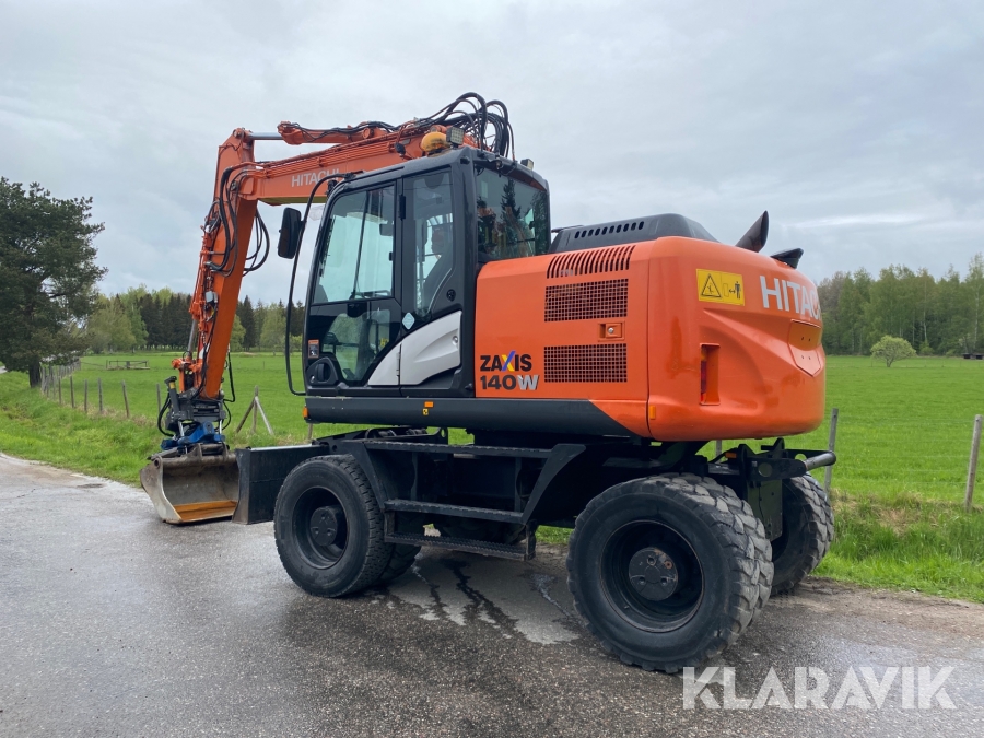 Grävmaskin Hitachi 140W 5B med tillbehör