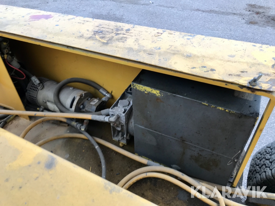 Klaravik Auktioner | Lift Calavar Condor 2548