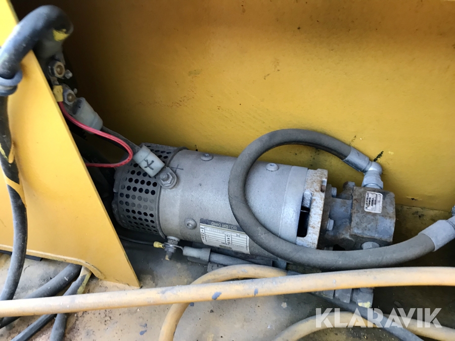 Klaravik Auktioner | Lift Calavar Condor 2548