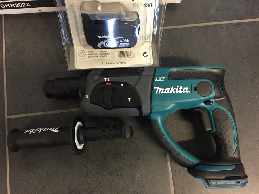 Klaravik Auktioner | Makita DHR202 Borrhammare (NY)