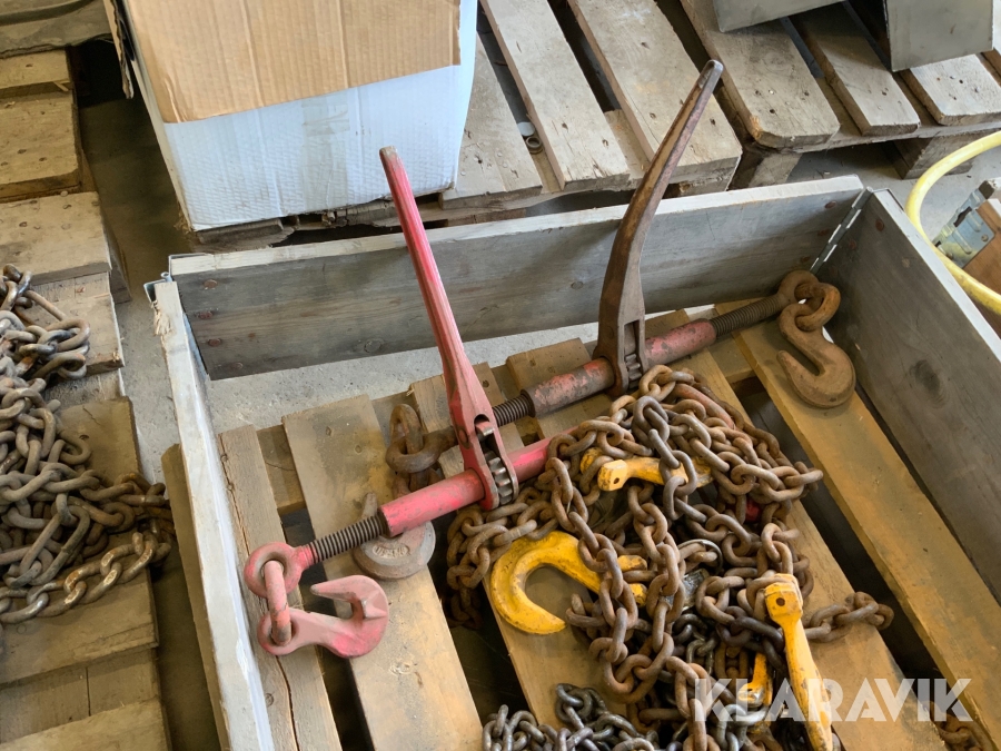 Spännbjörn med kedjor, Kalmar, Klaravik auktioner