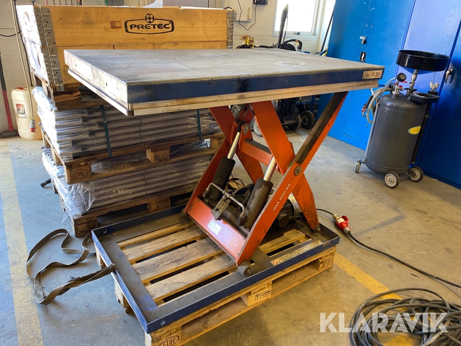 Lyftbord Edmo lift CL 2000, Stockholm, Klaravik auktioner