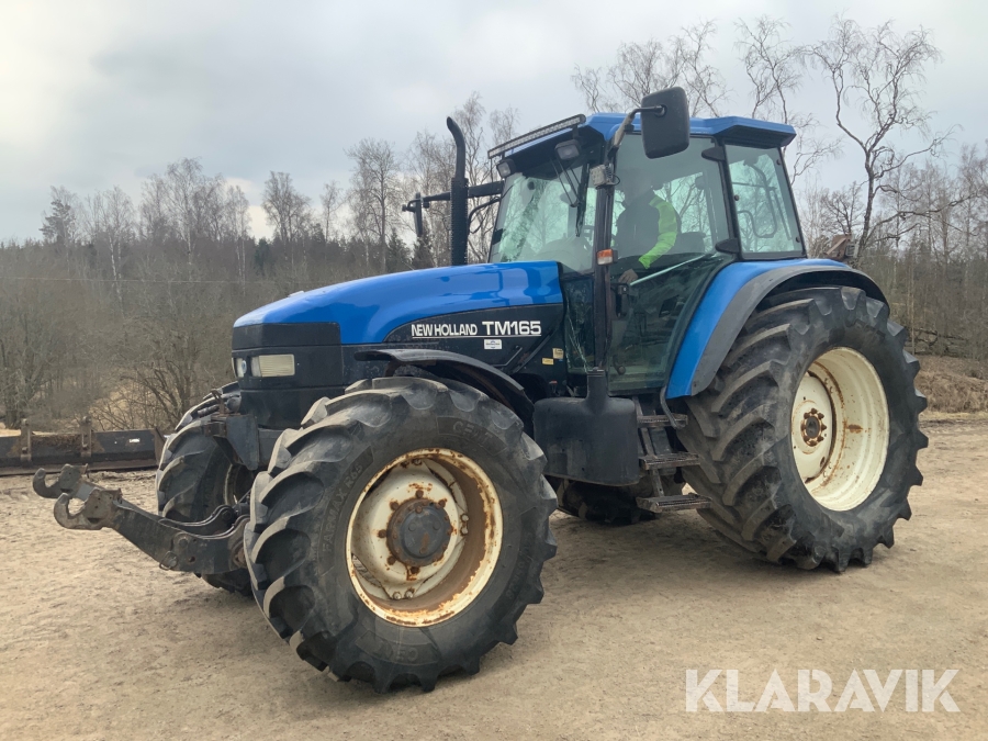 Traktor New Holland TM 115, Flen, Klaravik auktioner