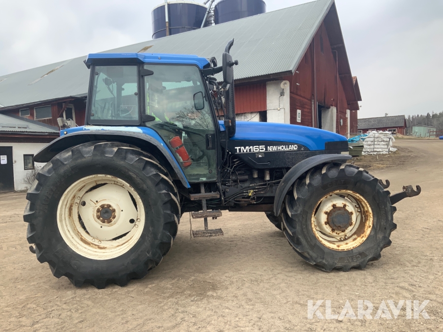 Traktor New Holland TM 115, Flen, Klaravik auktioner