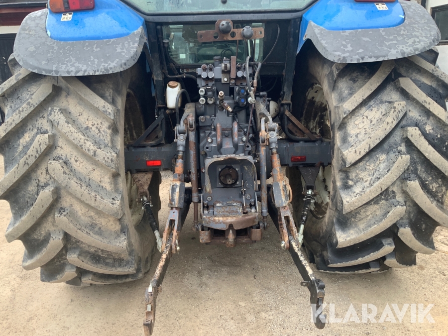 Traktor New Holland TM 115, Flen, Klaravik auktioner
