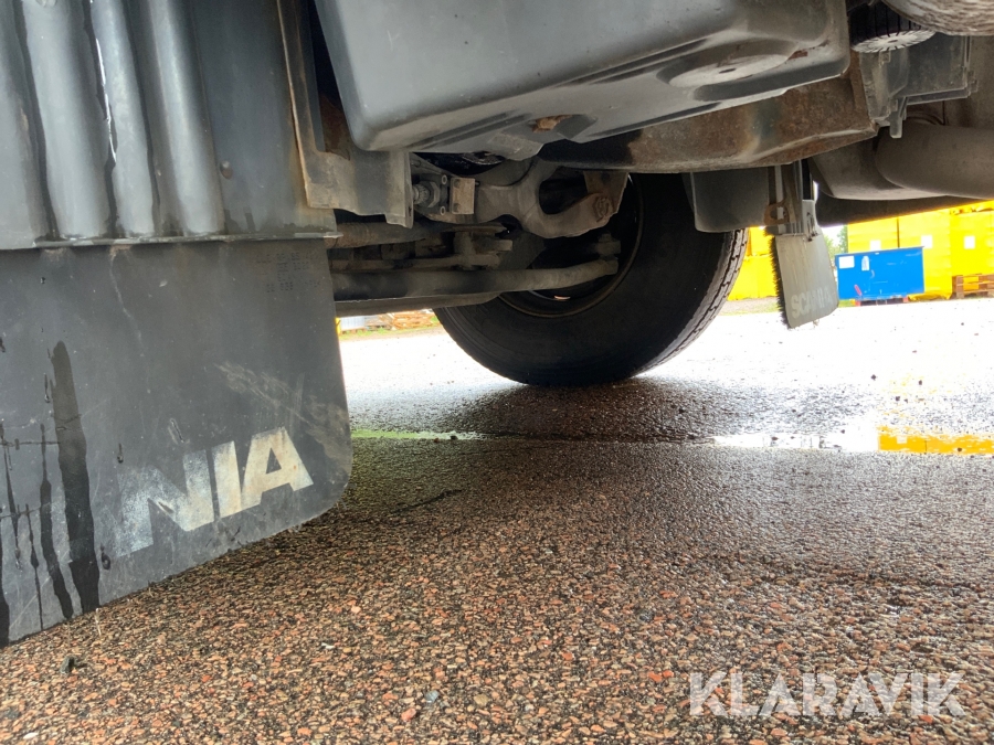 Lastbil Scania 93D 230 med skåp
