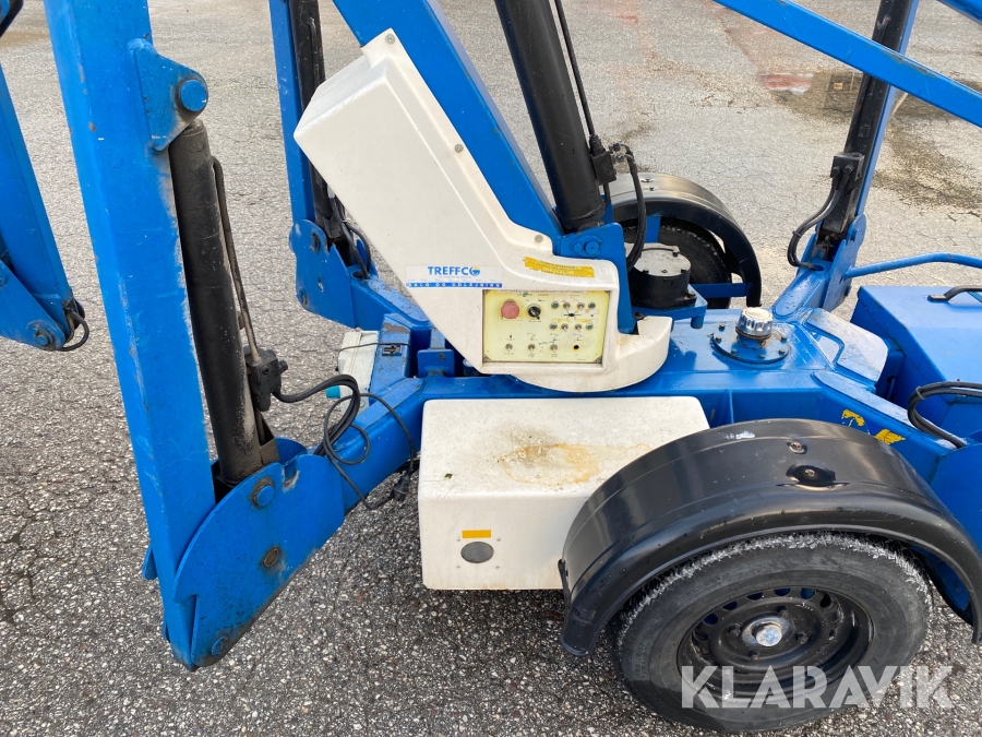Klaravik Auktioner | Släpvagnslift UpRight TL-38