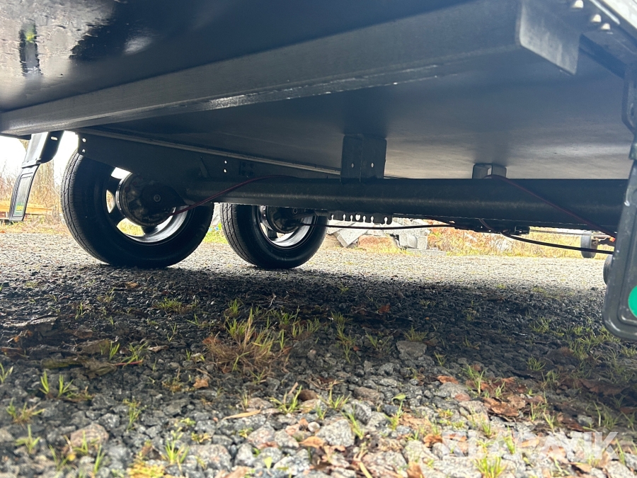 Personbilssläp UNSINN Trailer , Vara, Klaravik auktioner