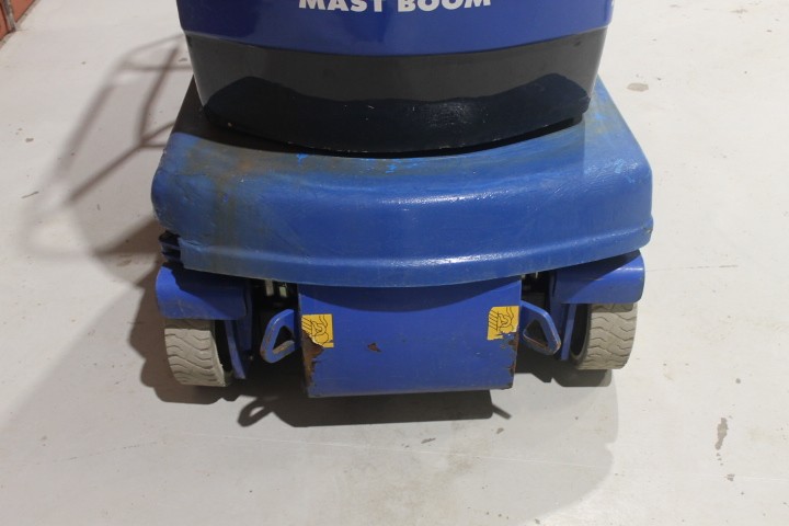 Klaravik Auktioner | Upright MB26 Vertikallift