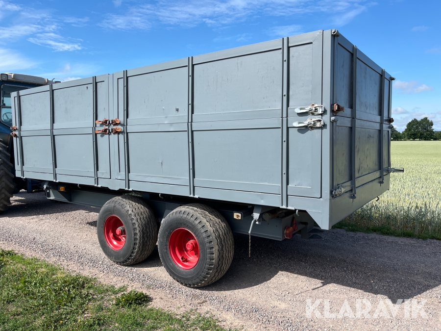 Tippvagn trevägs, Motala, Klaravik auktioner